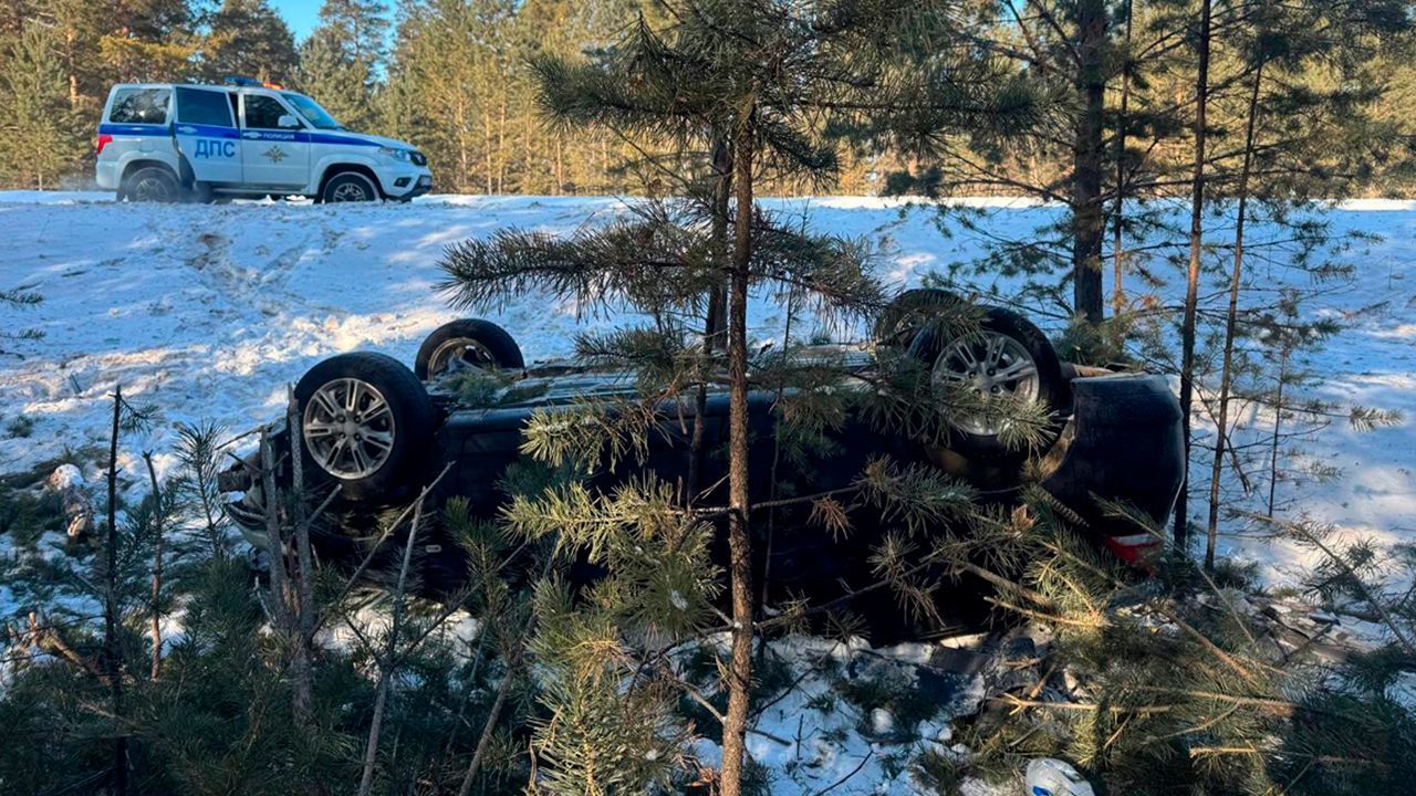 Водитель слетел с трассы в Бурятии и попал в больницу