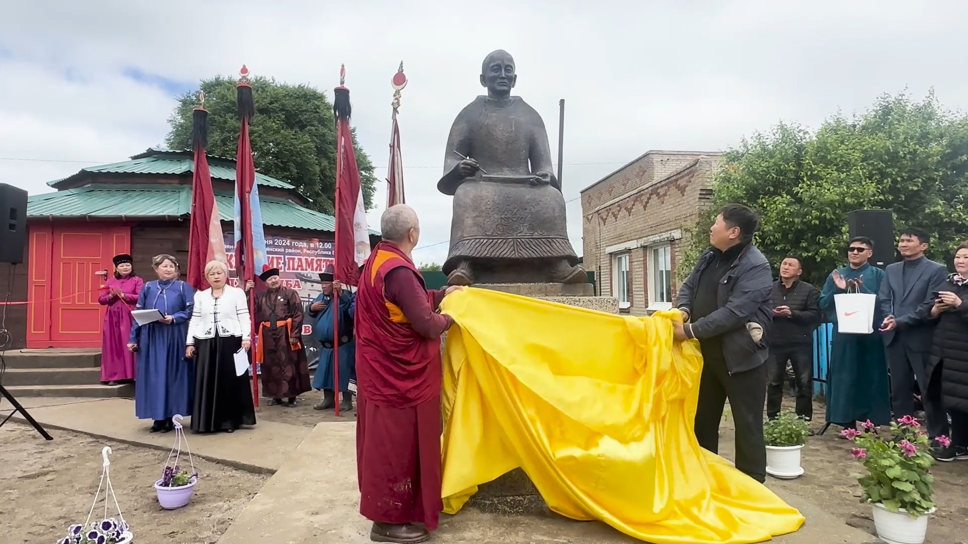 Бурятский лама-ученый спустя век вернулся на родину в бронзе